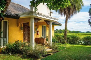 Vila luxo, vista para o jardim | Terraço/pátio