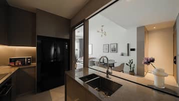 Secretária, secretária adequada para computadores portáteis