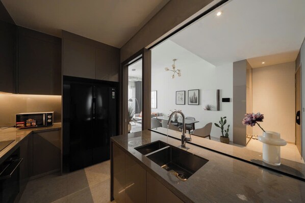 Escrivaninha, espaço de trabalho para notebook, Wi-Fi de cortesia