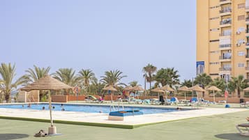 Piscina externa sazonal