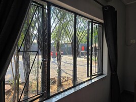 Quarto casal superluxo, varanda, vista para o jardim | Vista do quarto