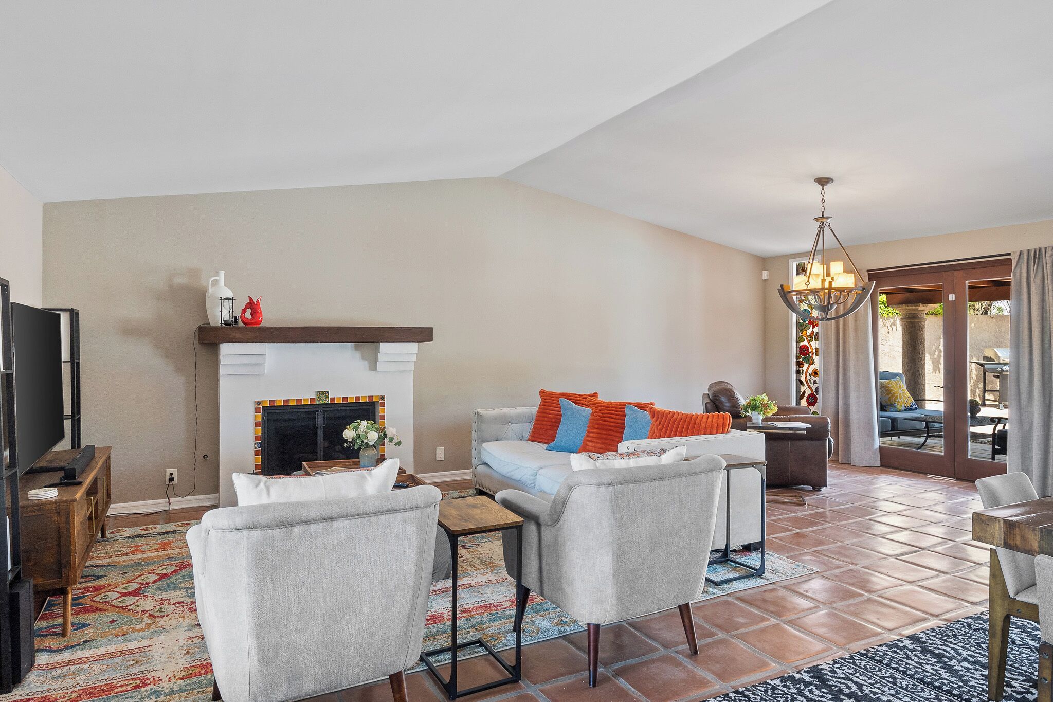 Vista El Quetzal-a Charming And Updated 3-bedroom, 2-bath Spanish Hacienda Situa - Palm Springs