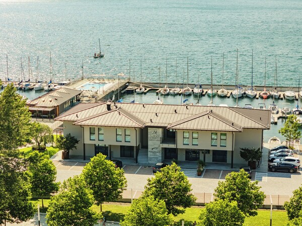 Lago Dorato Marina Lodge - Colico