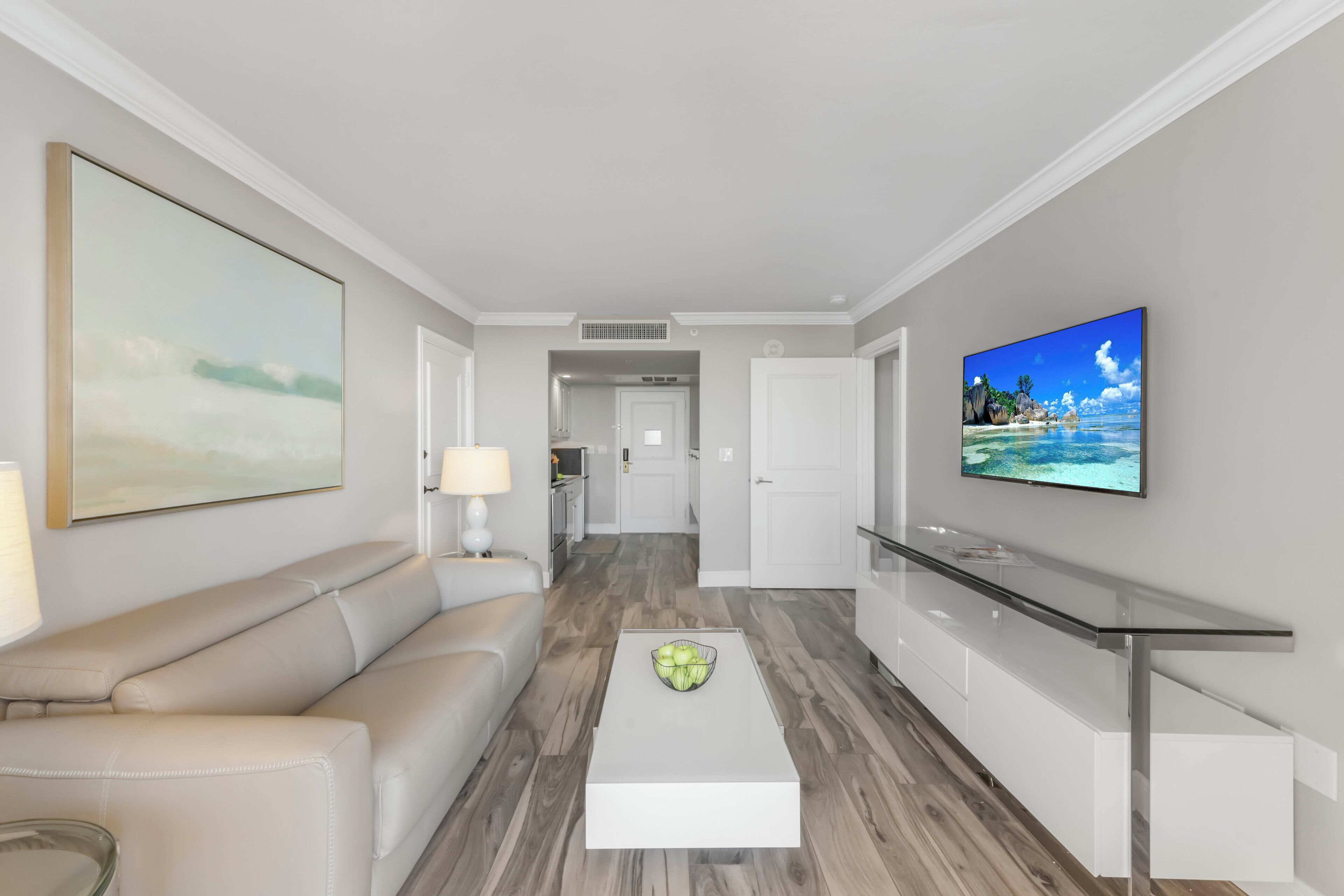 9th Floor Beachfront Condo | Rooftop Pool/spa/gym - Marco Island, FL