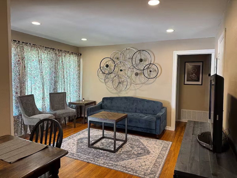 The Pedal Pad - 3 Bed / 1 Bath @ Central Location - Wichita Falls