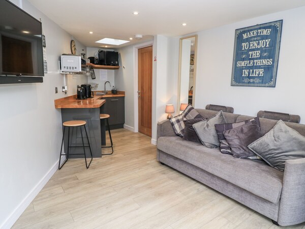 The Chill Garden Room - Shepton Mallet