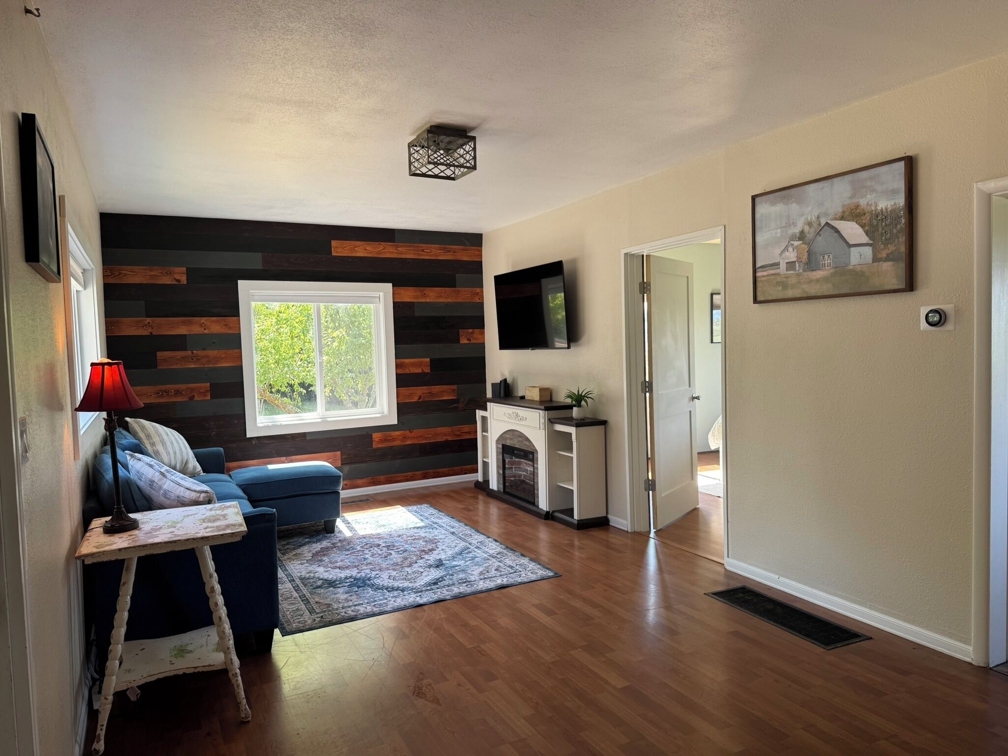 Charming 3-bedroom Farmhouse In Astoria - Astoria, OR