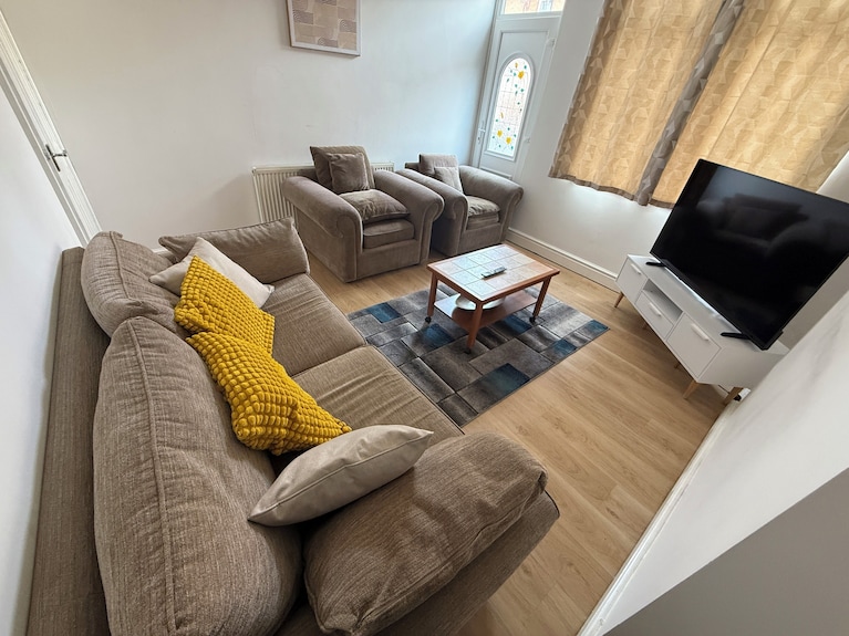 3br-sleep 10 Near Stadium,centre & M-links - Contractors / Corporate & Families - Leeds