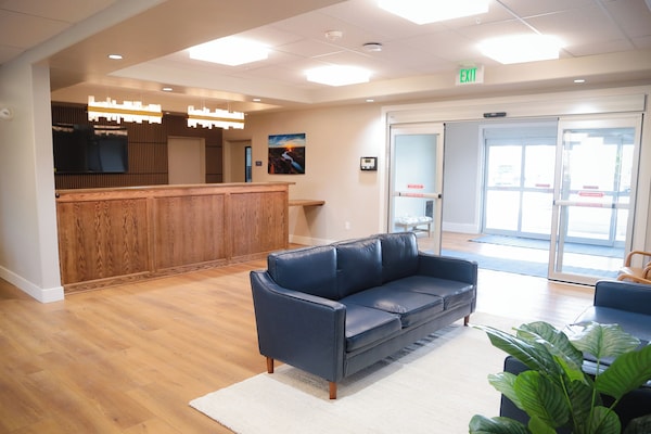 Splash Canyon Hotel - Twin Falls, ID