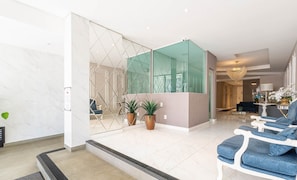 Apartamento Básico | Lobby
