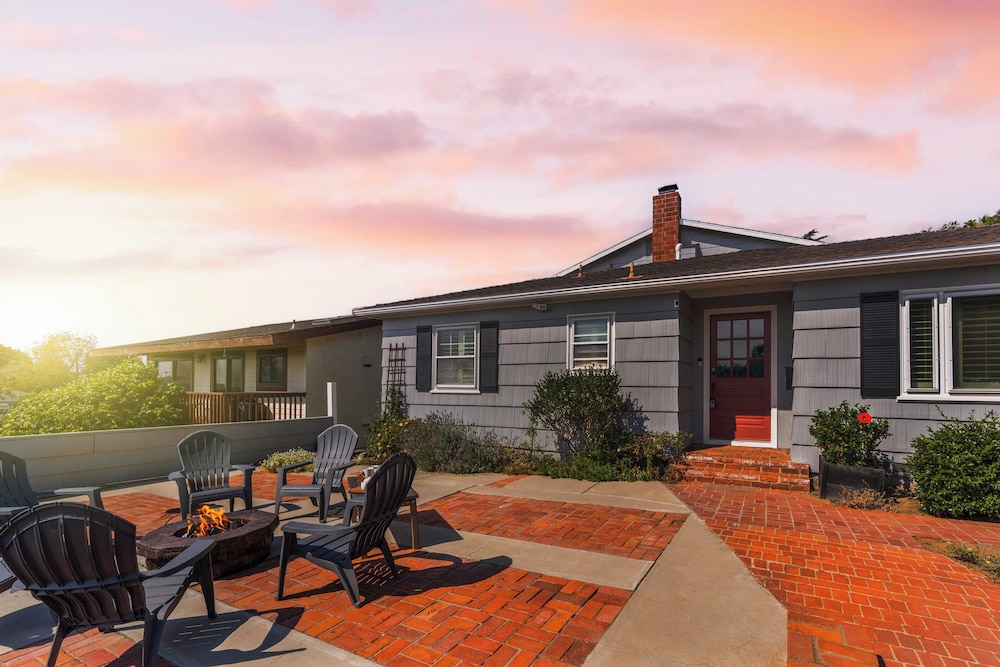 Point Loma Home W/ Putting Green, Firepit + Game Room & Beach Access Zola Street By Avantstay - San Diego, CA