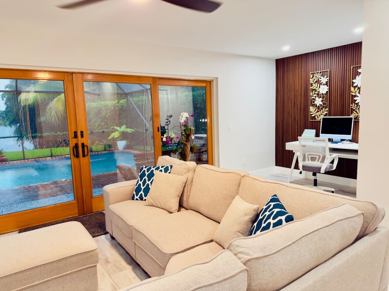 Serenity Shores Waterfront Property - Lake Clarke Shores, FL