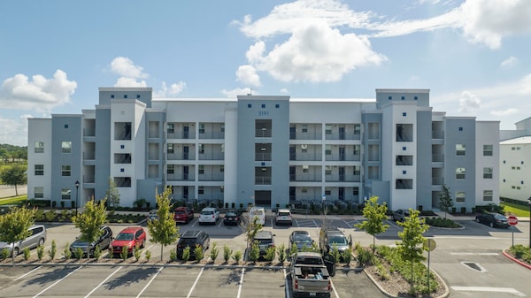 Storey Lake Condos By Une Homes - Epcot, Lake Buena Vista
