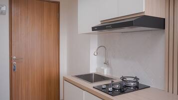 Apartamento Standard | Cozinha privada | Utensílios de cozinha