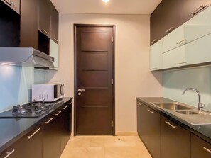 Apartamento standard | Cozinha privada | Talheres/pratos/utensílios de cozinha