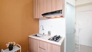 Apartamento Standard | Cozinha privada | Utensílios de cozinha