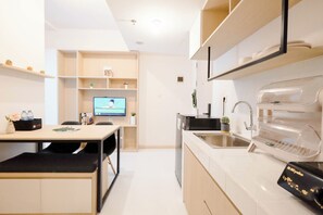 Apartamento standard | Cozinha privada | Talheres/pratos/utensílios de cozinha