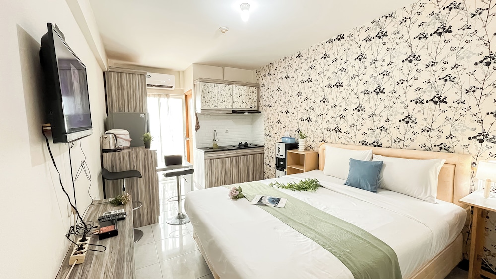 Cozy Bloom Studio Apartment Cinere Resort - Jakarta