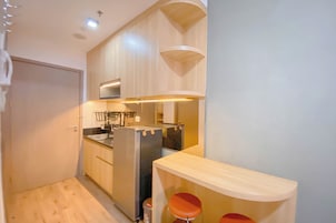 Apartamento luxo | Cozinha privada | Talheres/pratos/utensílios de cozinha