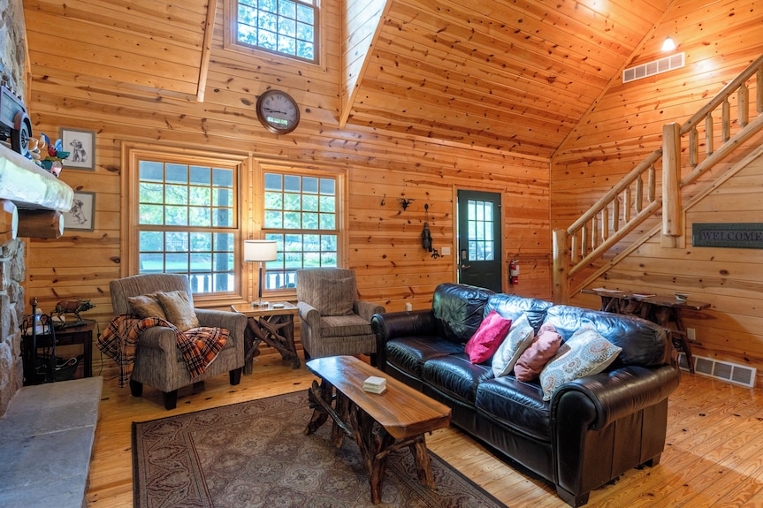 Kingfisher Cove!! Private Hot Tub + Community Pool - Holland