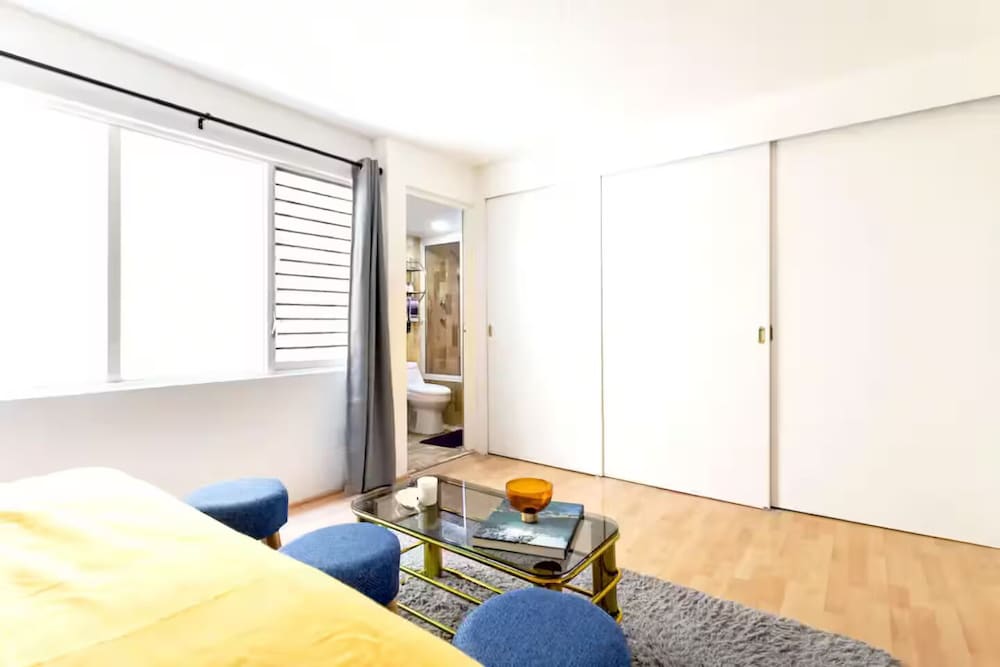 Chic Getaway in Roma Norte 3BR, 2BA & 2 Balconies - Mexico City | Vrbo