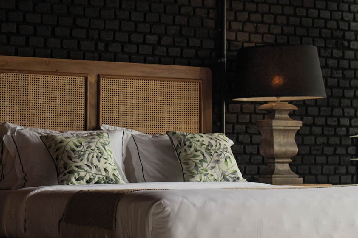 Minibar, Wi-fi grátis, roupa de cama fornecida