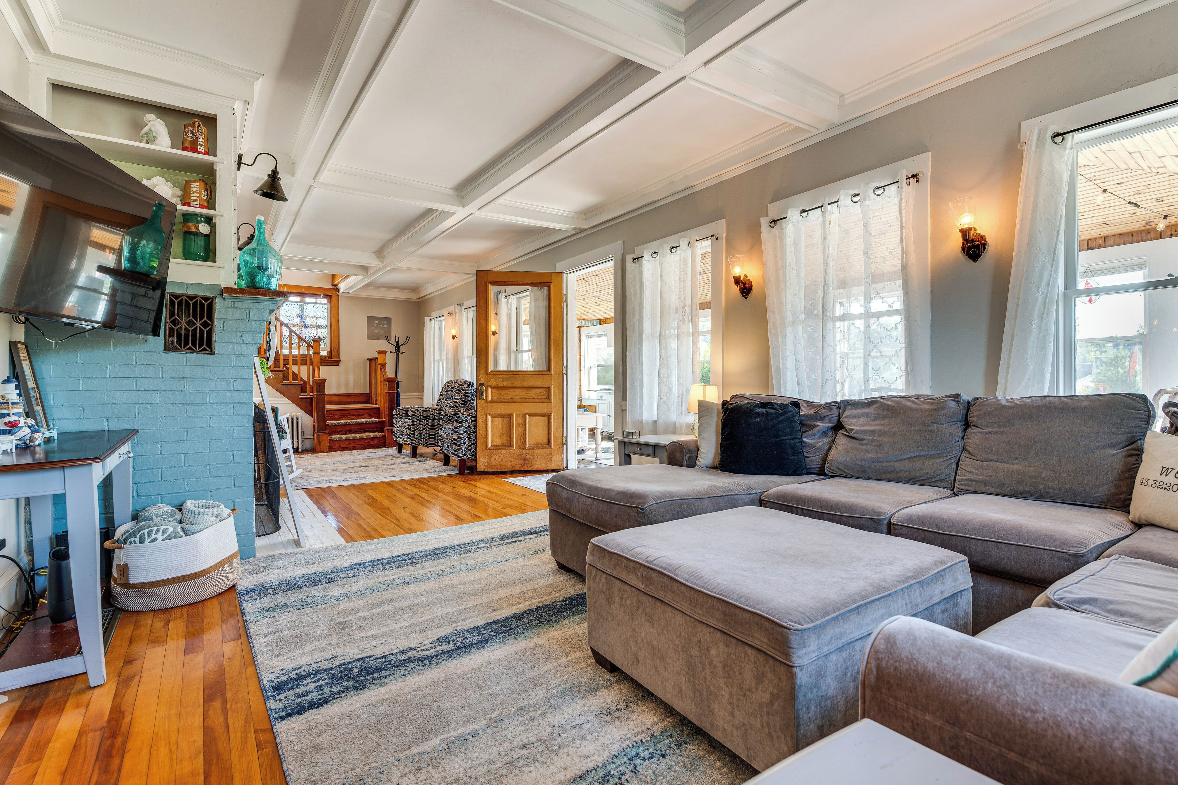 Hot Tub & Fireplace: Coastal Getaway In Maine - Sanford, ME