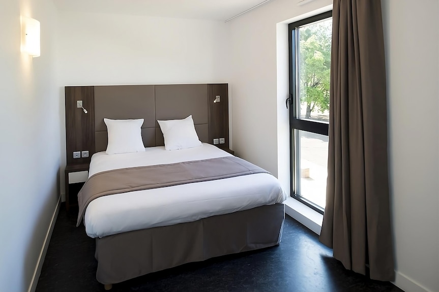 Spacious, Modern Stay Ideal For Academic Dijon Visits | Suite W/ Kitchenette - Arc-sur-Tille