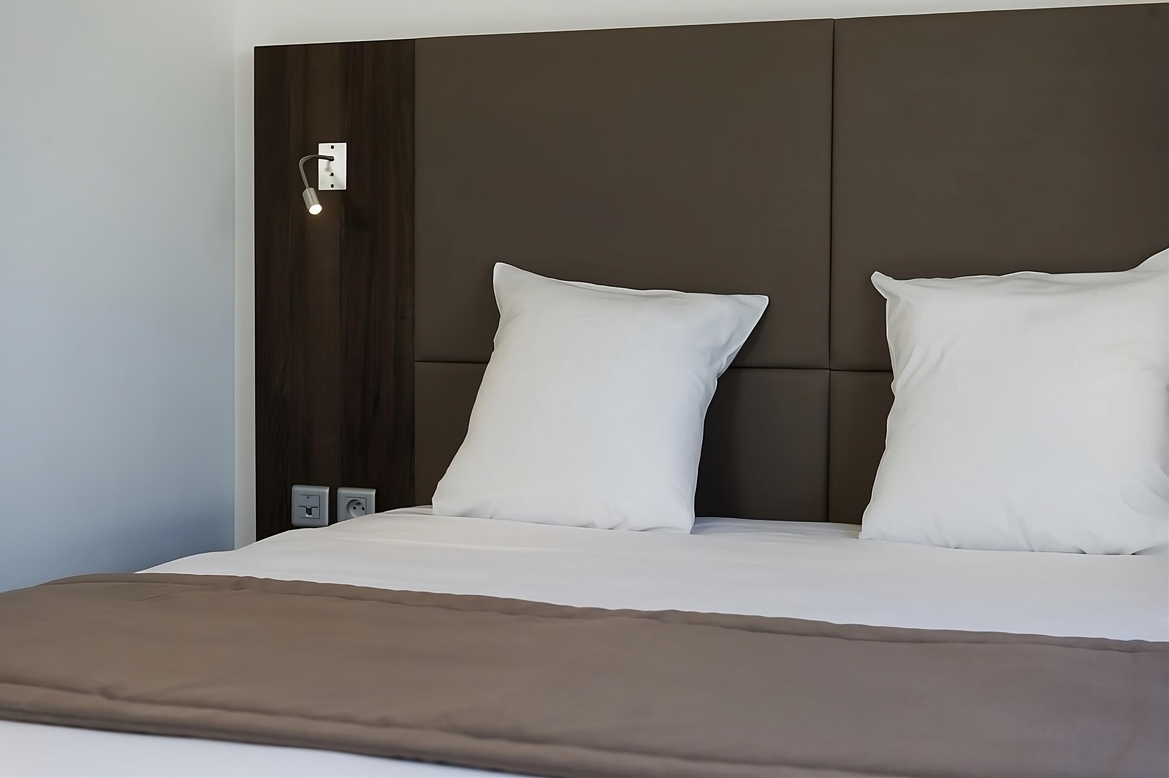 Unwind In A Comforting Room With Nearby Tram To City | Free Offsite Parking - Longvic