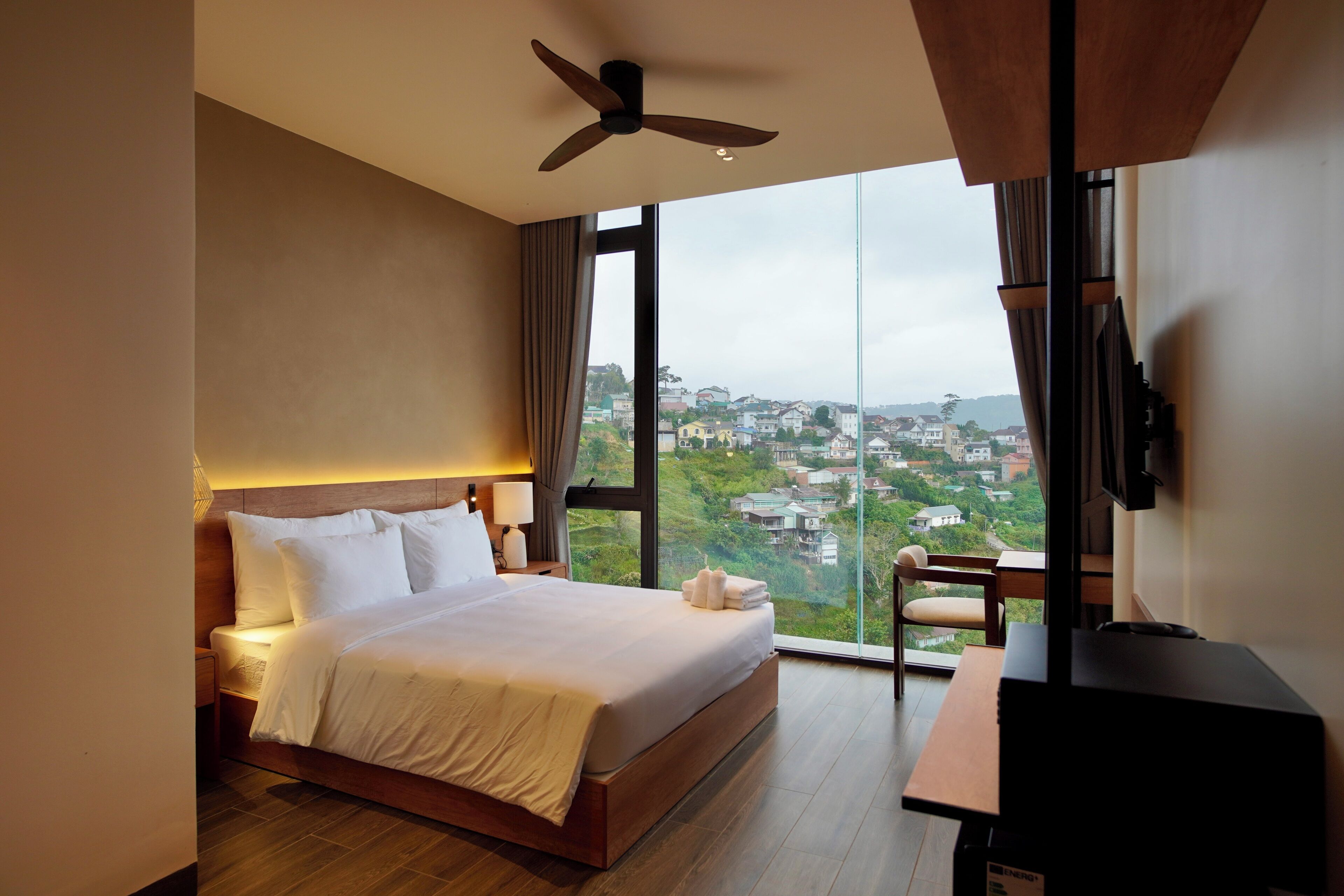 Quarto casal luxo, vista para a montanha | Vista do quarto