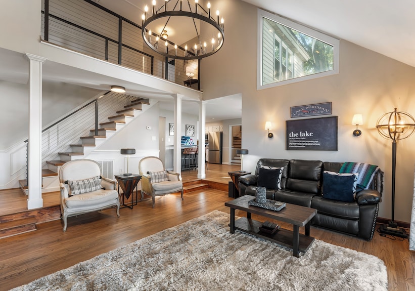 Lakefront Home W/ Game Room & Hot Tub | Ponderosa Peninsula By Avantstay - Davidson, NC