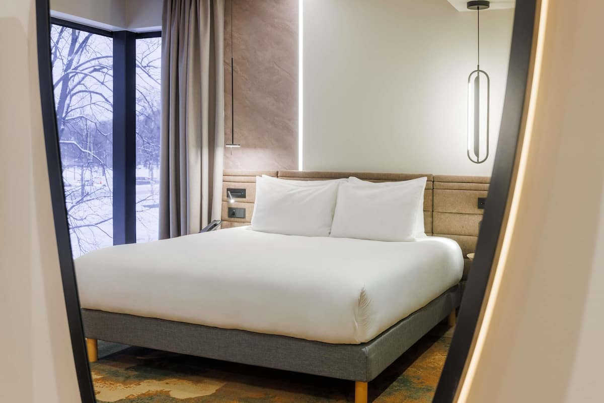 Quarto standard, 1 cama King | Frigobar, cofres nos quartos, escrivaninha, cortinas blackout