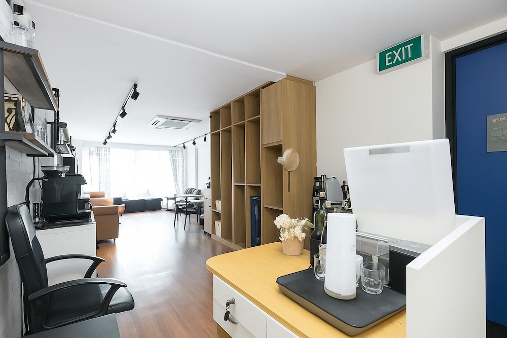 Cozzzee Hostel - Singapore