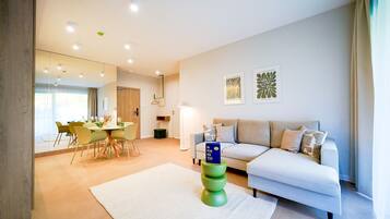 Suíte standard, terraço | Ferros/tábuas de passar roupa, Wi-Fi de cortesia