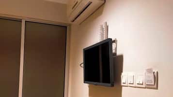Quarto clássico | Escrivaninha, espaço de trabalho para notebook, Wi-Fi de cortesia