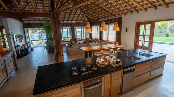 Casa superluxo, vista para o mar | Cozinha privada