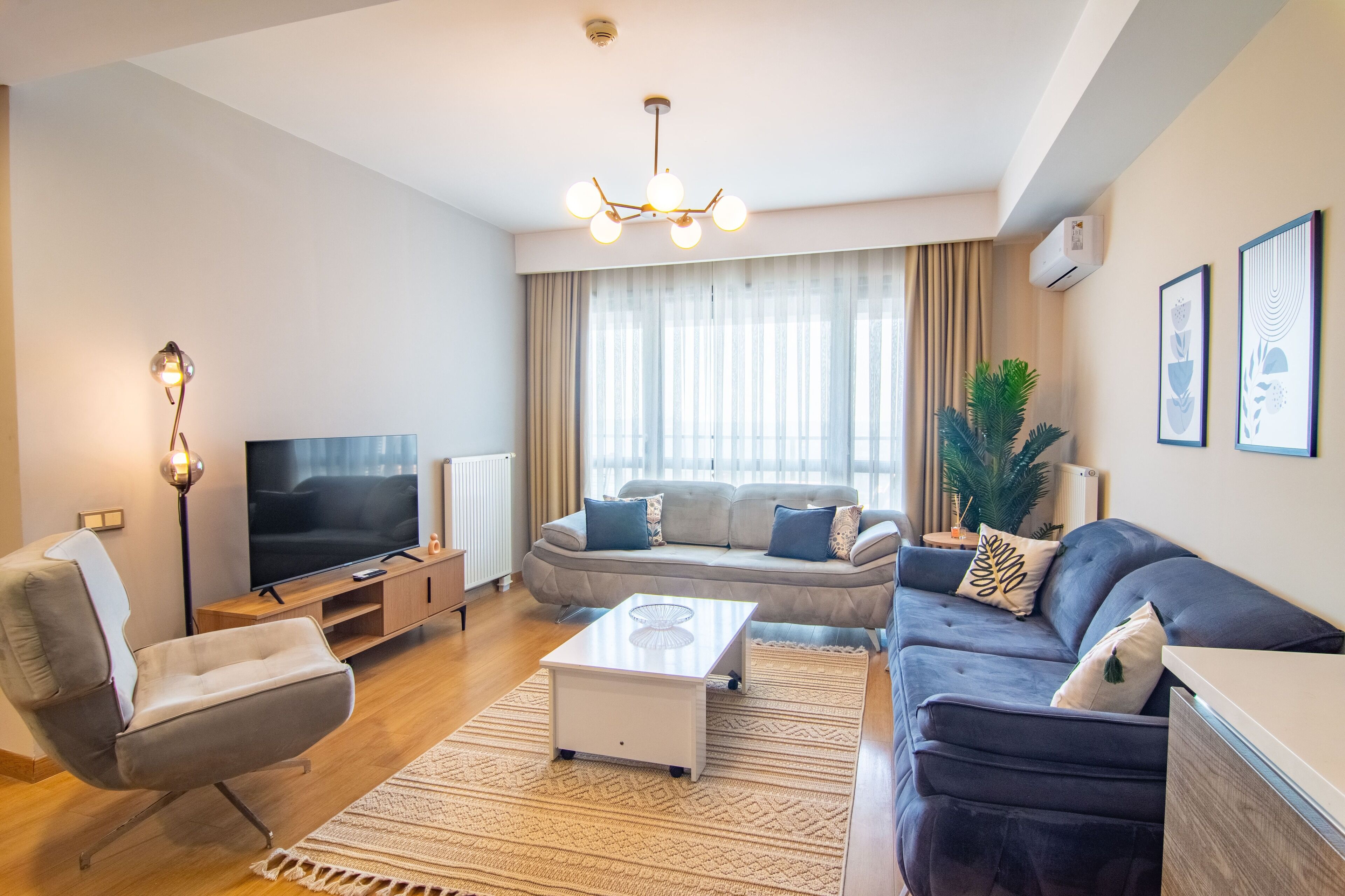 Enjoy A Stylish And Fully Equipped 2-bedroom Apartment In The Heart Of 5. Levent - İstanbul
