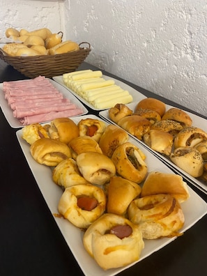 Pequeno-almoço tipo buffet diário incluído