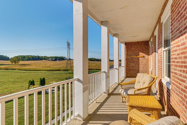 5,000 Sq Ft Antebellum Farmhouse 3 Mi To Antietam! - The Meadows, Keedysville