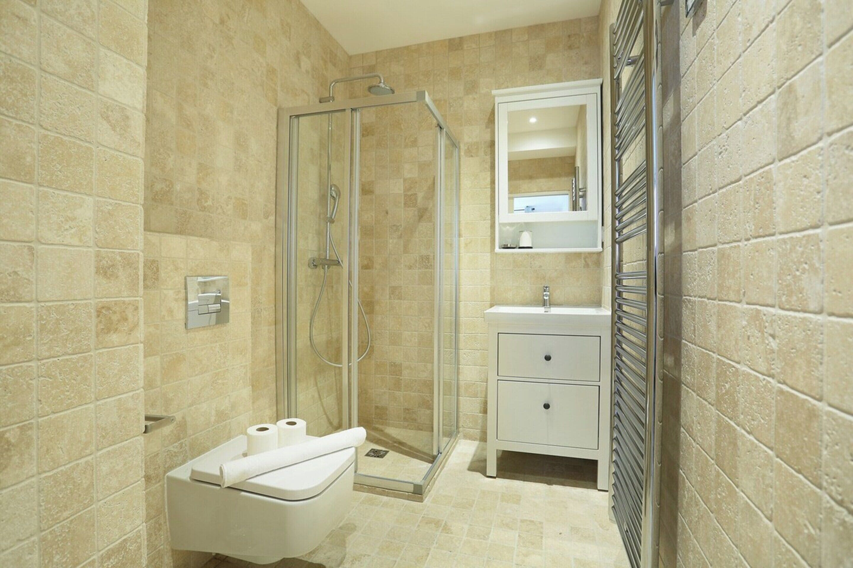Apartamento | Banheiro | Secador de cabelo, sabonete, shampoo 
