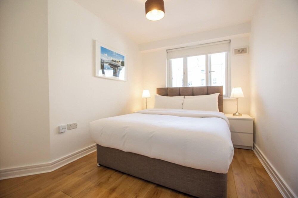 1 Bedroom Apartment Close to Clarendon Market - Dublin | Vrbo
