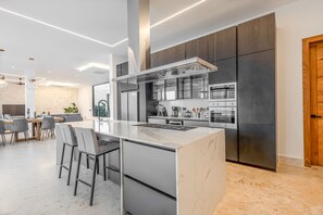 Villa | 6 quartos, internet de alta velocidade