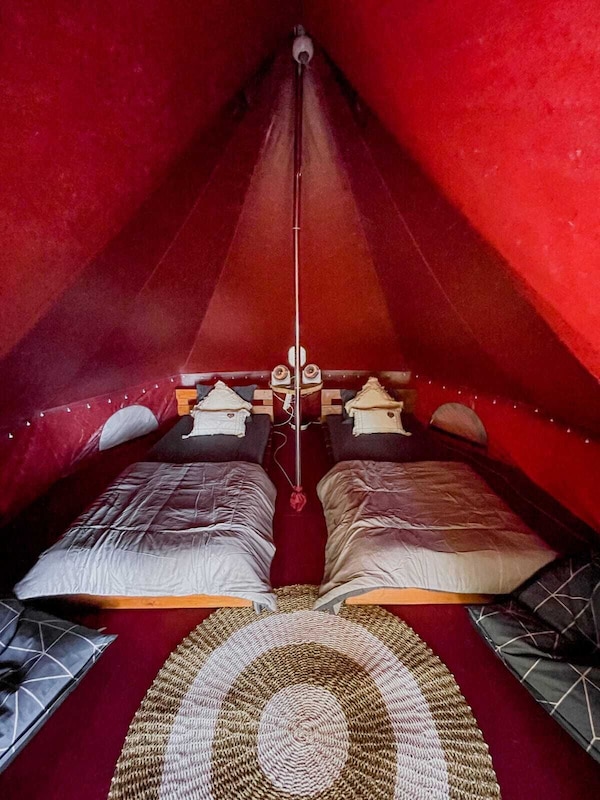 Lainkalogos Glamping - West Papua