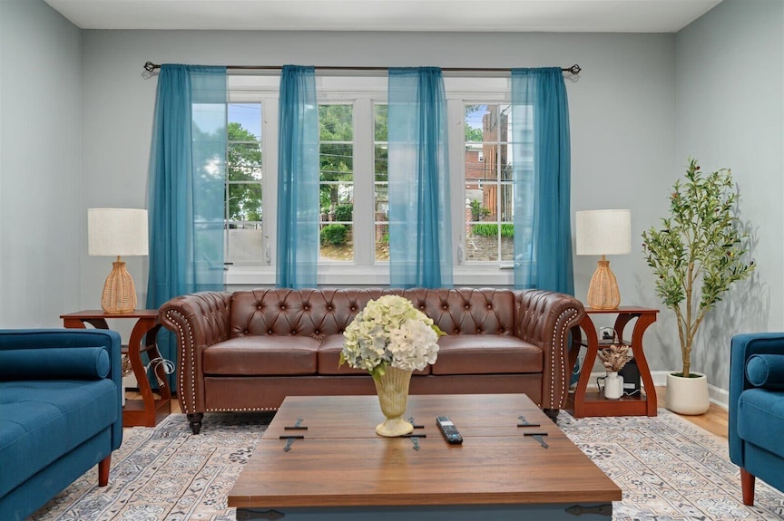 6 Bdr Yonkers Home, 2 Apts, Balcony & Parking - The Bronx, NY