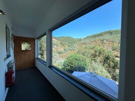 Casa de Campo, vista para a montanha, junto à encosta | Terraço/pátio interior