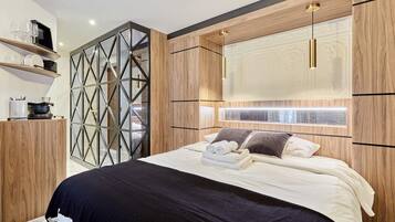 Apartamento | Espaço de trabalho para notebook, ferros/tábuas de passar roupa