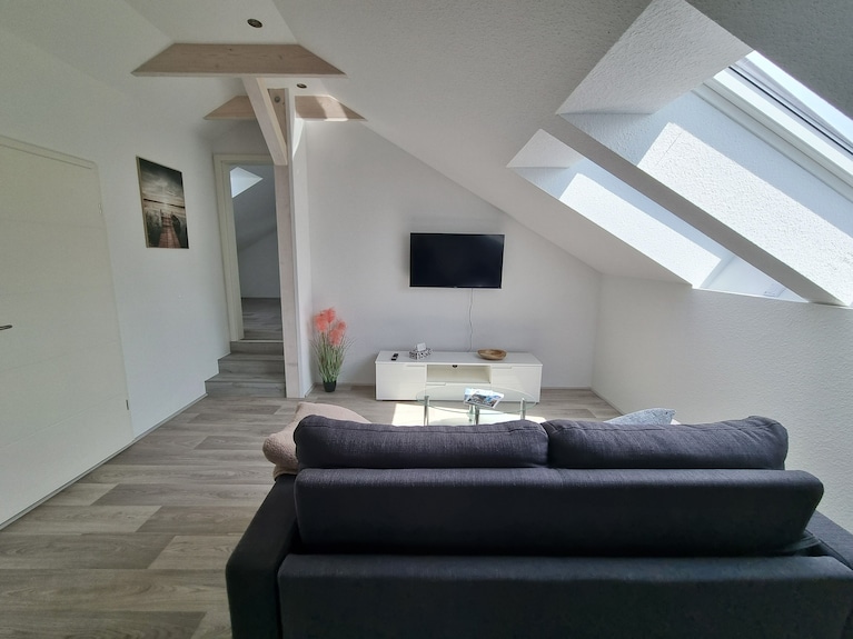90 Sqm Apartment For 2 Guests In The Newly Developed Attic With Separate Entrance - 킬