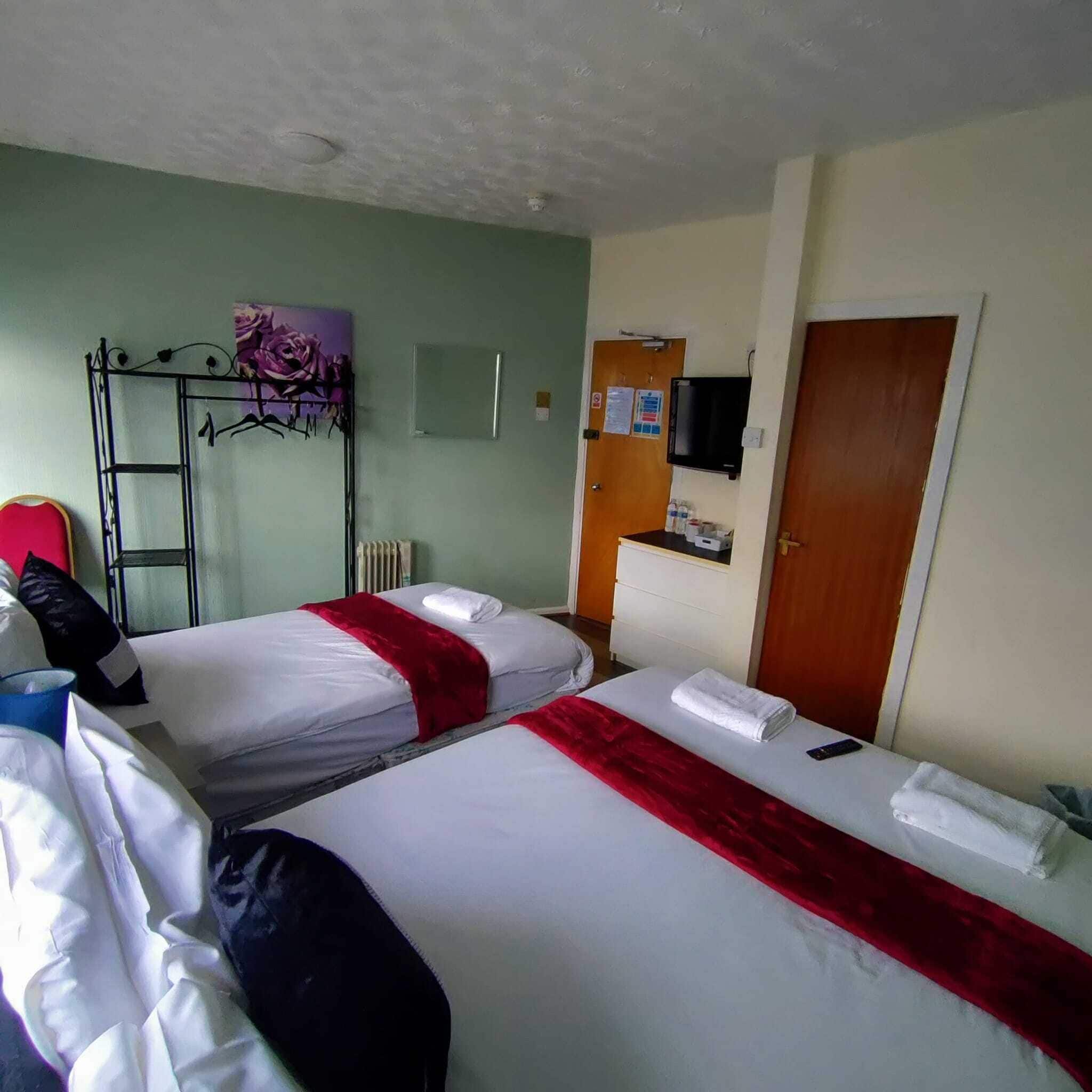 Quarto Quádruplo Familiar | Ferro/tábua de engomar 