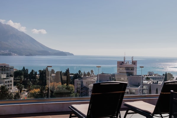 Apartamento Superior, vista para o mar | Varanda