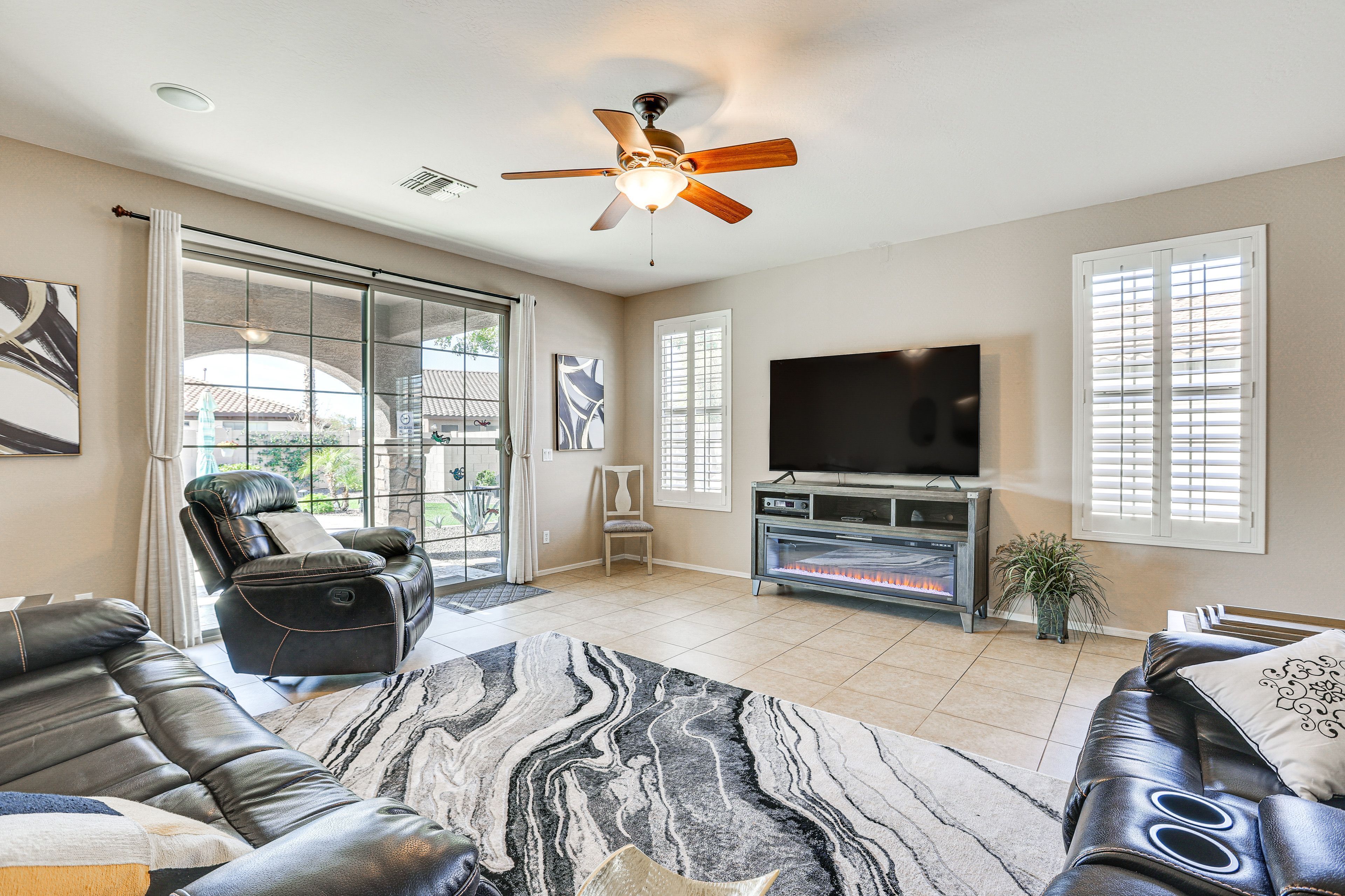 Backyard Oasis & Pool: Gilbert Getaway! - Gilbert, AZ